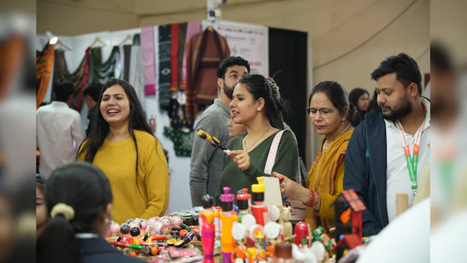 Delhi Trade Fair 2025: Crowds are flocking to these stalls at the 2025 ...