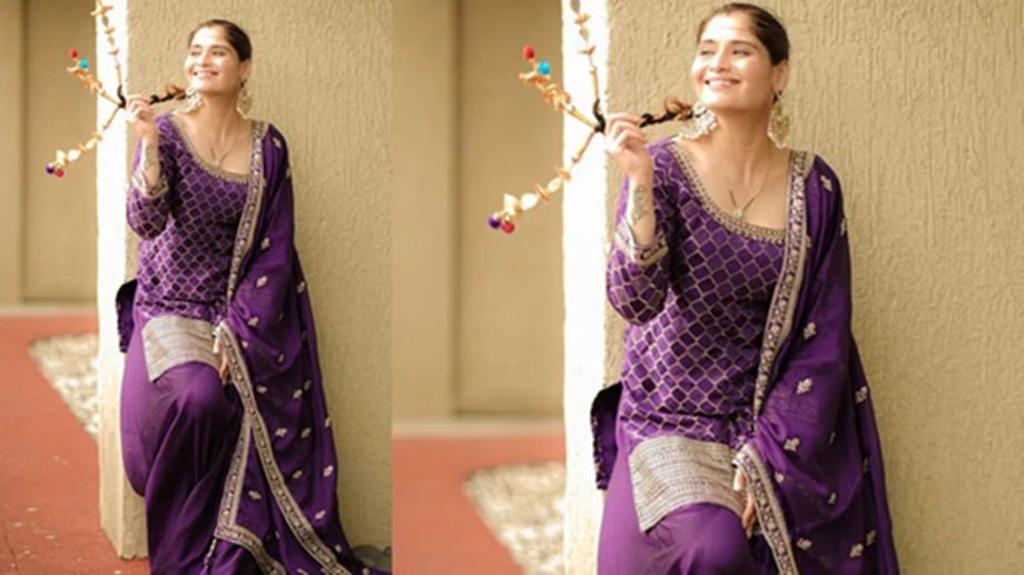 Durga Ashtami 2025: To please Goddess Mahagauri, wear clothes of this ...