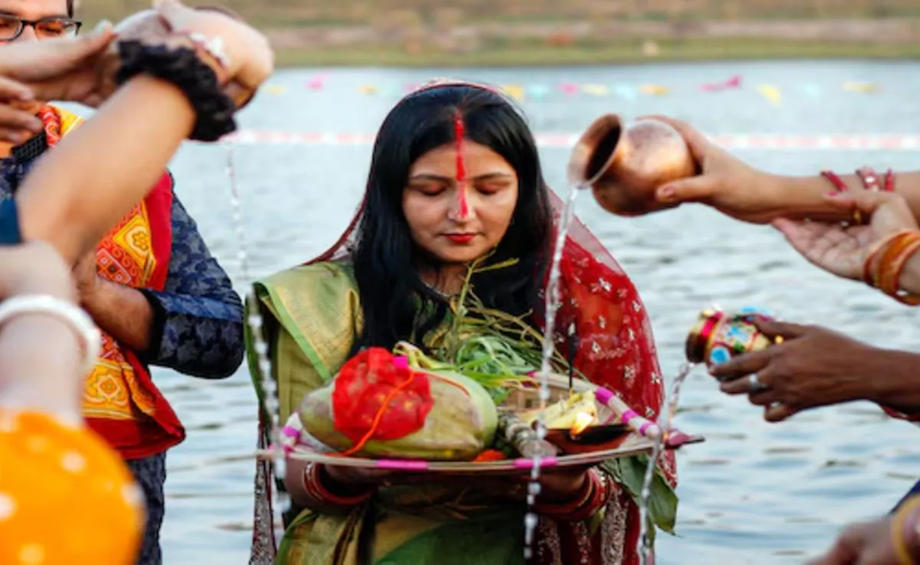 Chhath Puja Fashion: Which colour saree is auspicious for women to wear ...