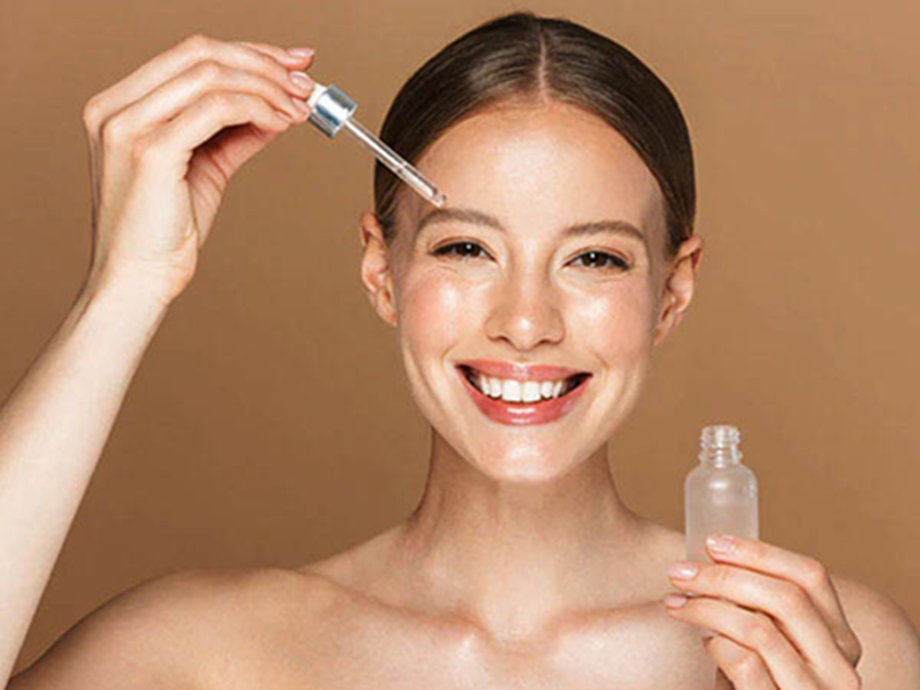 What happens when you apply Retinol Serum to your face? When should you ...